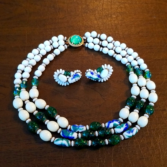 Hobé | Jewelry | Vintage Hob 3 Strand Art And Milk Glass And Aurora ...